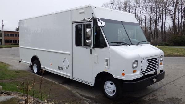 2012 Ford Econoline E-450 Step Cargo Van Dually with Rear Shelving ...