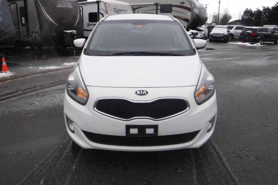 2015 Kia Rondo | Repo.com