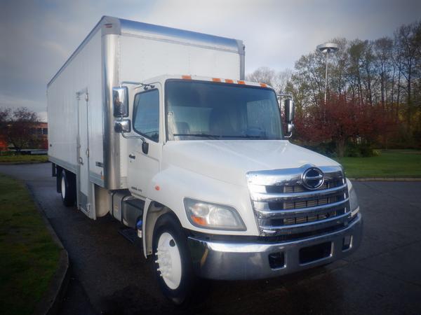 2013 Hino 308 24 Foot Cube Van 3 Seater Diesel | Repo.com