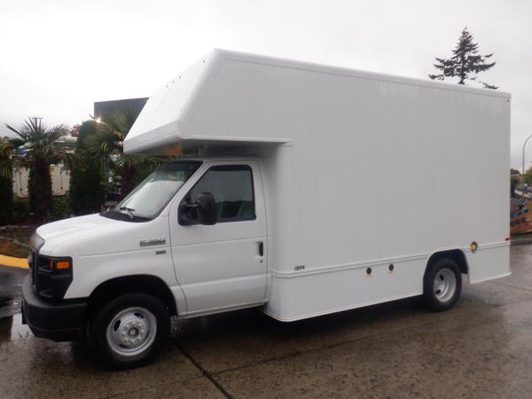 2015 Ford Econoline 12 Foot E-350 Super Duty Cube Van | Repo.com