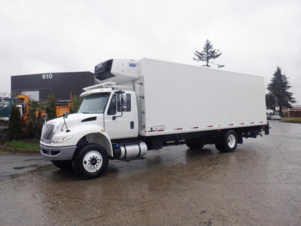 2017 International 4300 26 Foot Reefer Cube Van Power Tailgate 3 Seater ...