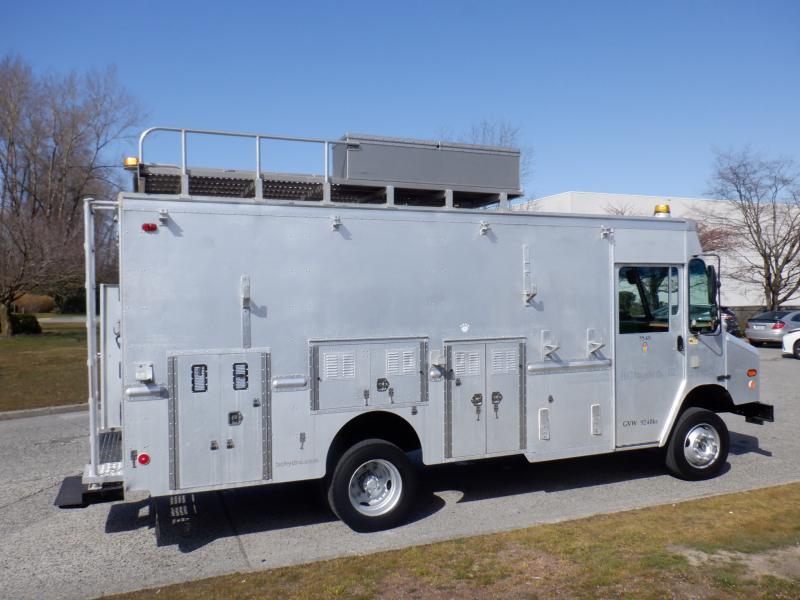 2005 Workhorse W-Series Service Cargo Van With Workshop And Shelving ...