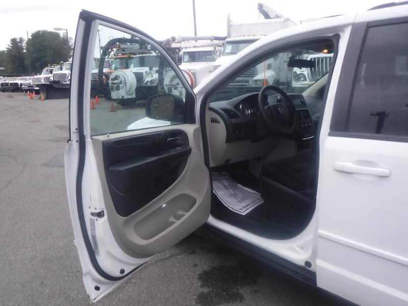Repo.com | 2016 Dodge Grand Caravan SXT With Cargo Partition
