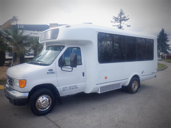 Repo.com | 2006 Ford Econoline E-450 17 Passenger Bus