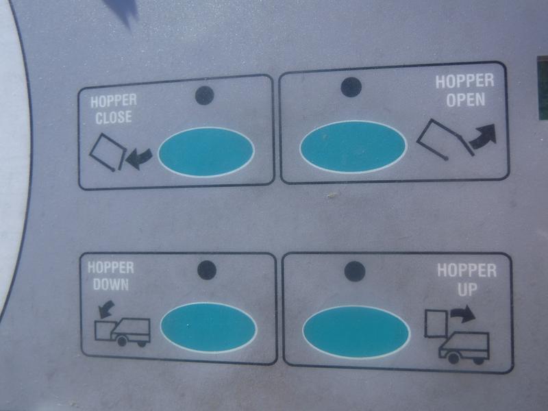 Repo.com | 2010 Tennant 6650 XP Street Sweeper Propane