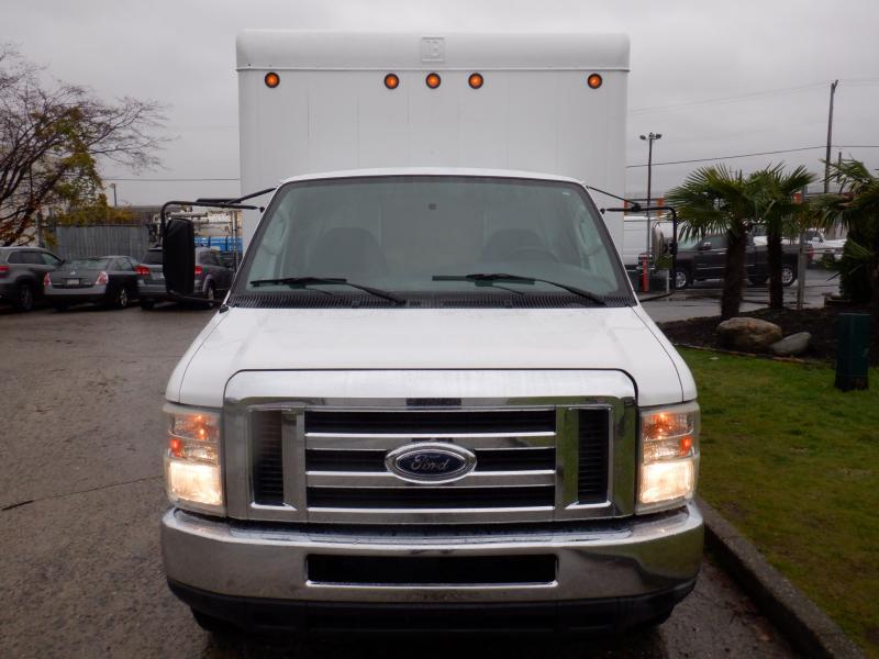 Repo.com | 2008 Ford Econoline 16 foot E-450 Diesel Cube Van with Ramp
