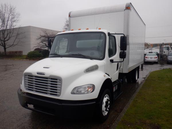 2014 Freightliner M2 106 16 Feet Cube Van with Hydraulic Brake And ...