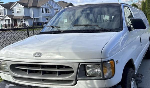 2002 Ford Econoline E350 Extended Passenger Van | Repo.com