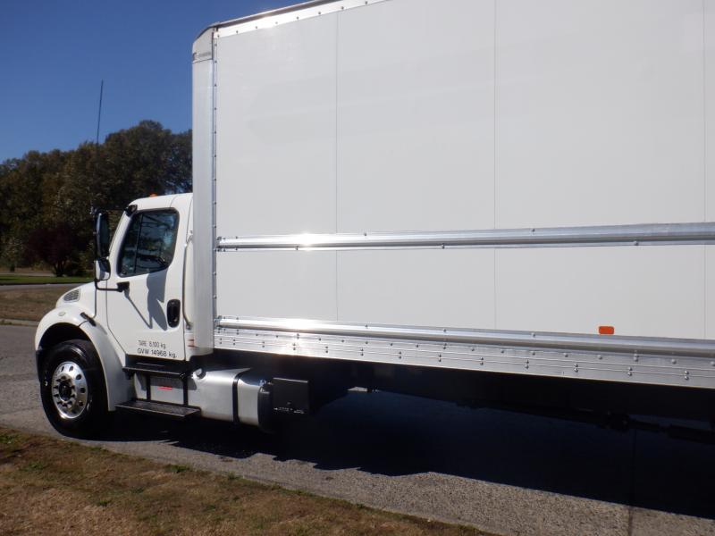 2015 Freightliner M2 106 26 foot Diesel Cube Van with Power Tailgate ...