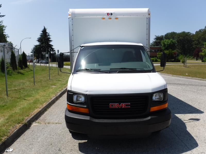 2005 GMC Savana G3500 Cube Van 14 Foot with Power Tailgate and Shampoo ...