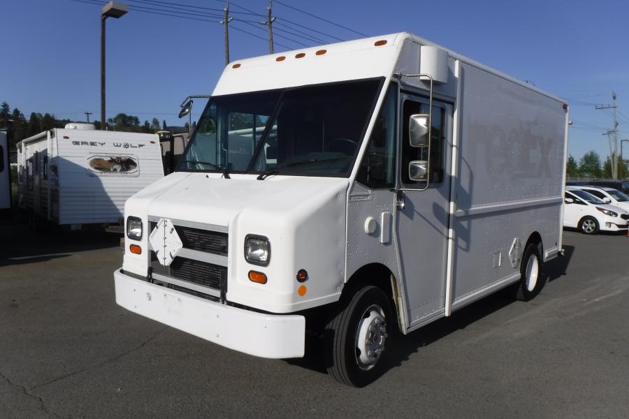 2001 Freightliner Utilimaster 14 Foot Cargo Van Diesel with Rear ...