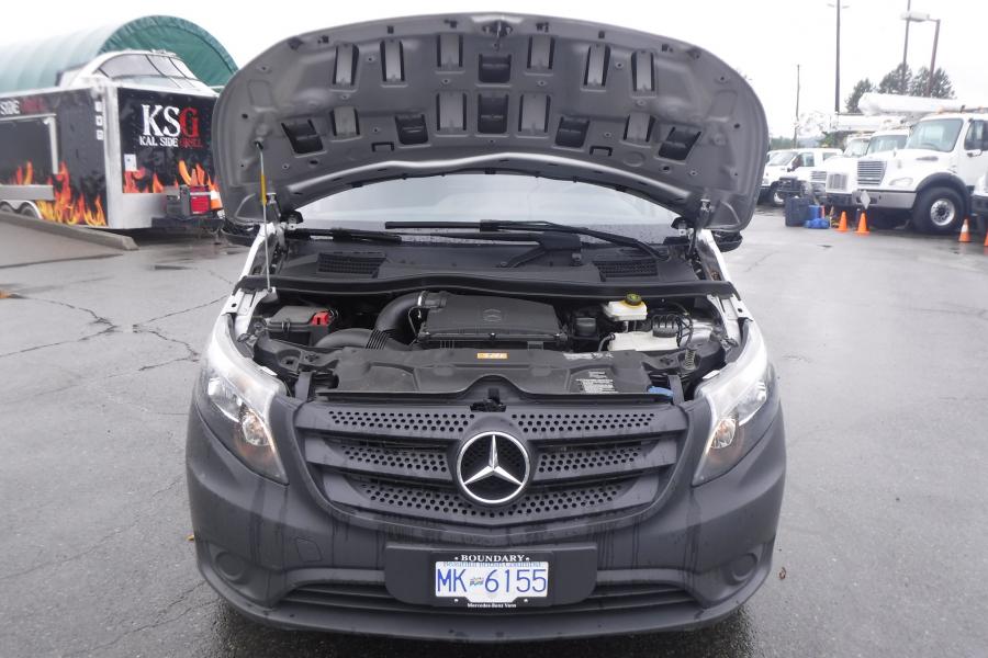 2018 Mercedes-Benz Metris Cargo Van with Bulkhead Divider | Repo.com