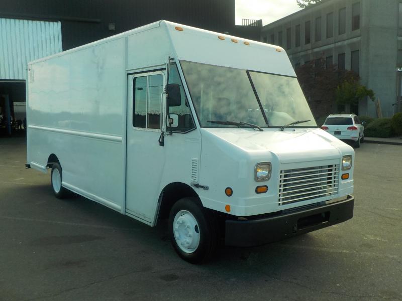 2008 Freightliner M-Line Walk-in 16.5 feet Cargo Van Diesel | Repo.com
