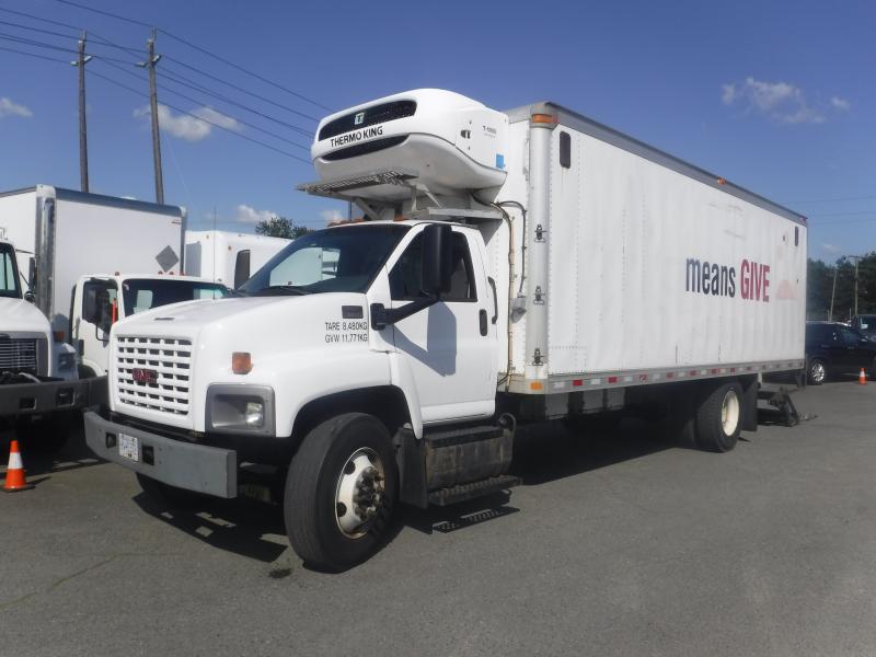 2009 GMC C6500 24 Foot Cube Van with Reefer Power Tailgate and ...