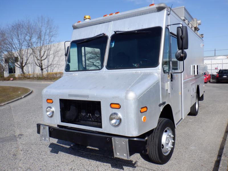2005 Workhorse W-Series Service Cargo Van With Workshop And Shelving ...