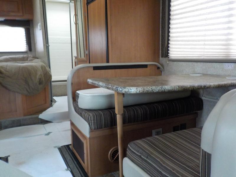 2010 Ford E-350 Four Winds 23A 23 Foot Class C Motorhome | Repo.com