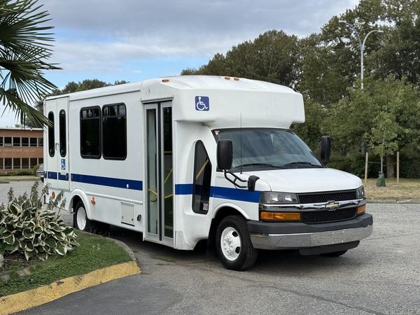 2015 Chevrolet Express G4500 11 Passenger Wheelchair Accessible Shuttle ...