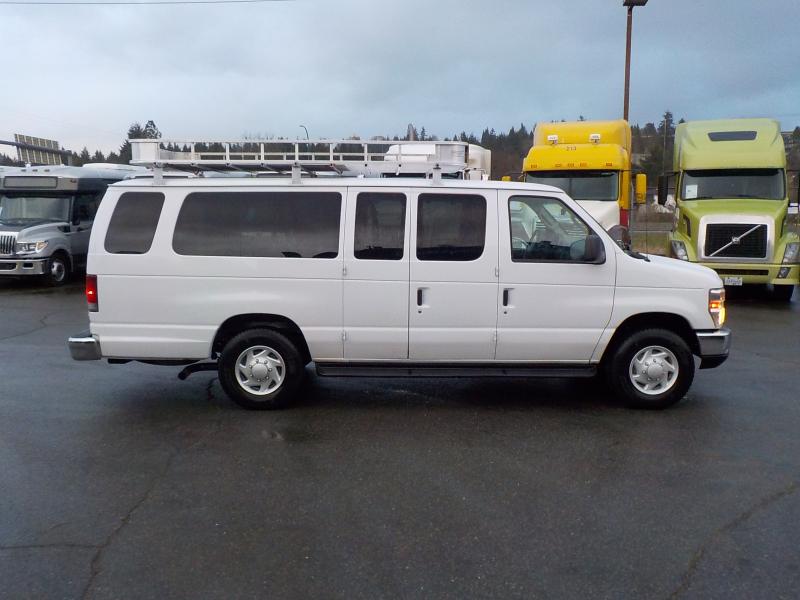 2008 Ford Econoline E-350 Extended 15 Passenger Van with Roof Rack ...