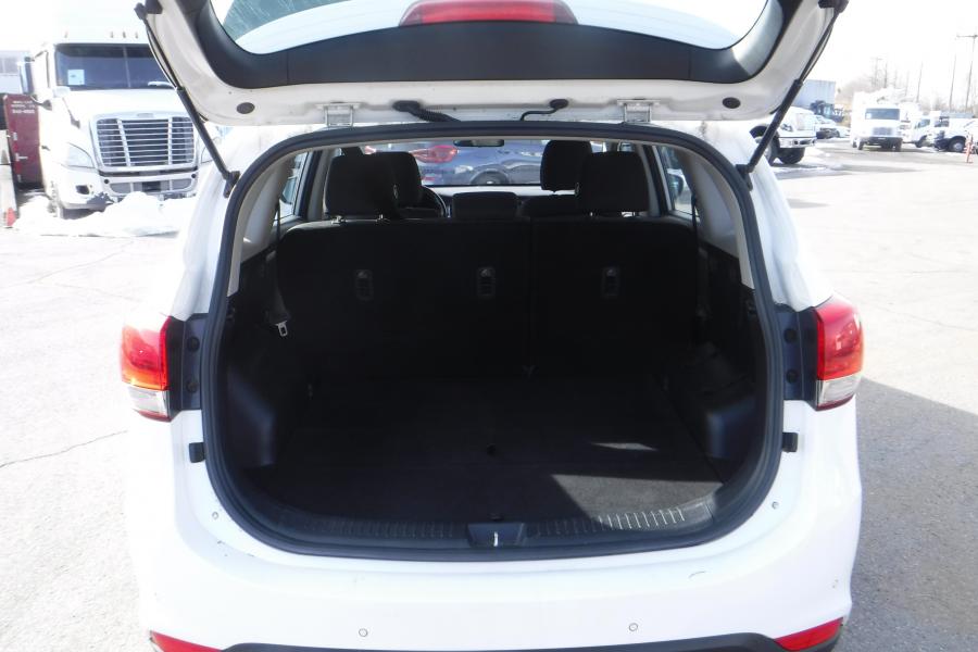 2015 Kia Rondo | Repo.com