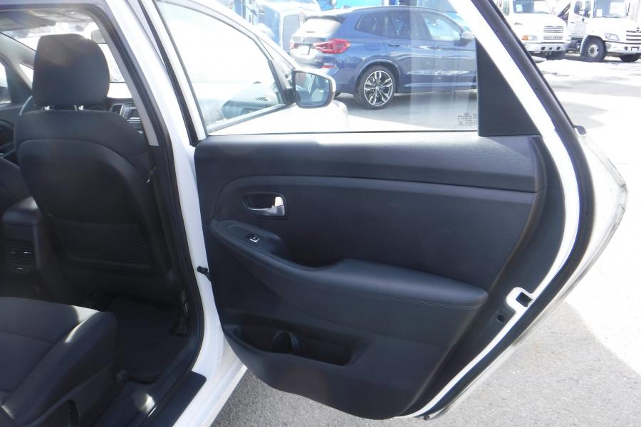 2015 Kia Rondo | Repo.com