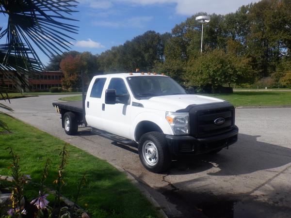 2015 Ford F-350 SD Flat Deck Crew Cab 4WD | Repo.com