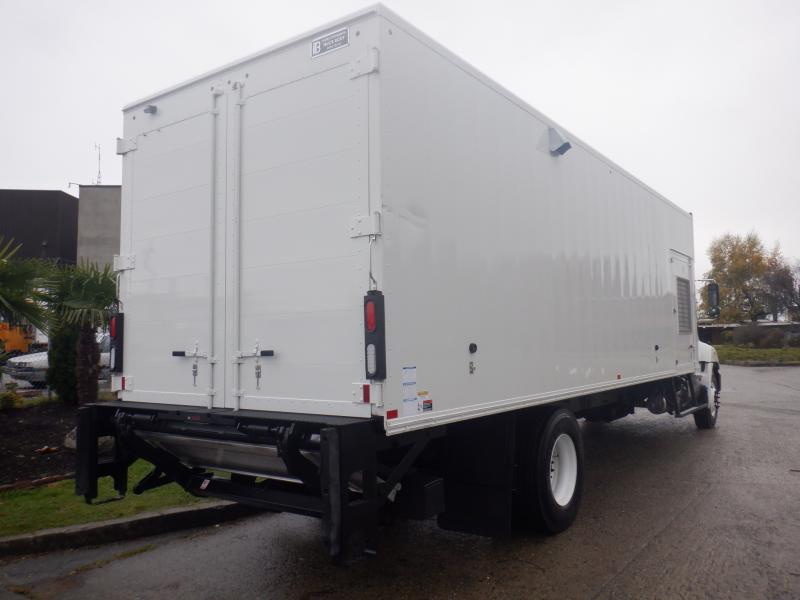 Repo.com | 2018 Hino 338 26 Foot Diesel Cube Van with Hydraulic Brakes ...