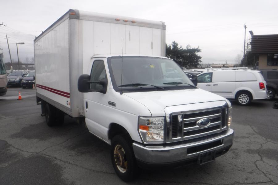 2008 Ford E-350 SD 16 Foot Cube Van with Power Tailgate Diesel | Repo.com