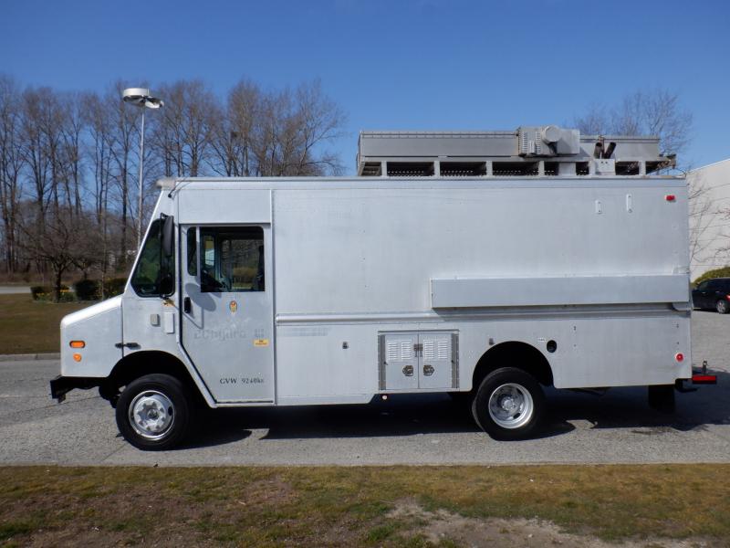 2005 Workhorse W-Series Service Cargo Van With Workshop And Shelving ...