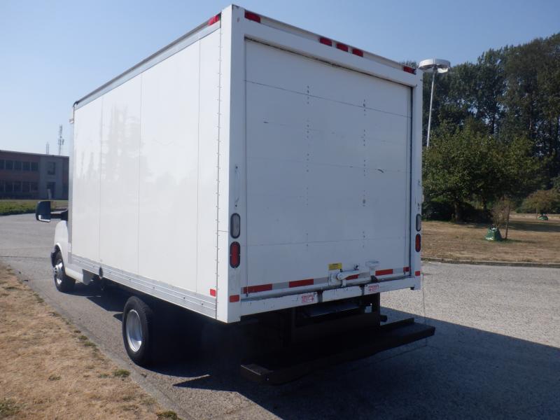 Repo.com | 2014 Chevrolet Express G3500 14 Foot Cube Van With Ramp