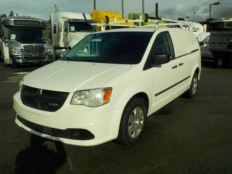 2012 Dodge Ram Cargo Van with Shelving and Ladder Rack | Repo.com
