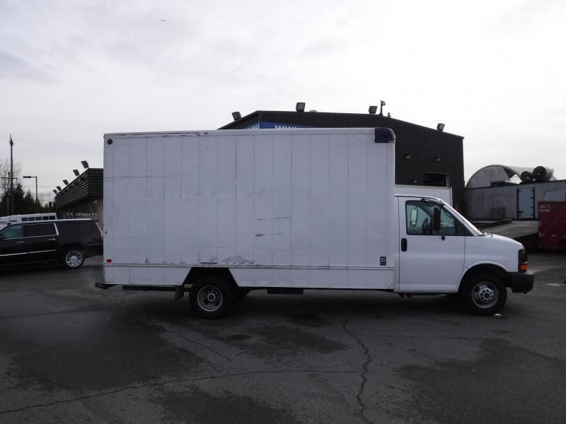 2008 GMC Savana G3500 15 Foot Cube Van with Ramp | Repo.com