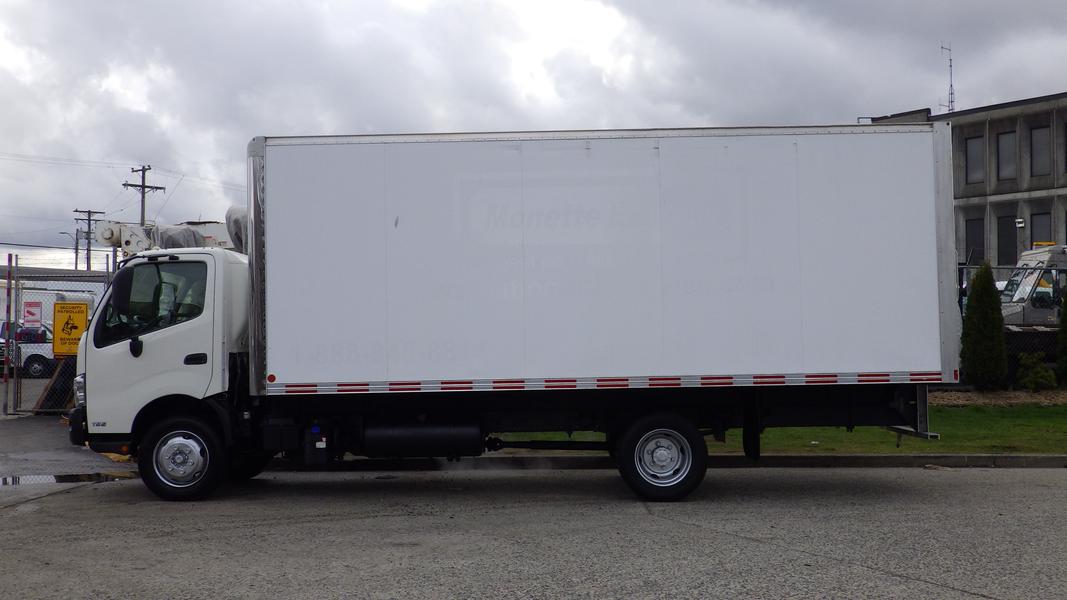 2017 Hino 195 20 Foot Cube Truck 3 Seater Diesel | Repo.com