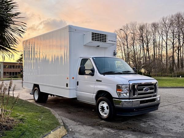 2021 Ford Econoline E-450 16 Foot Reefer Cube Van Box Truck with Power ...