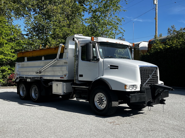 2005 Volvo VND 122 Tandem Axle Diesel Eaton 18 Speed Dump Truck with ...
