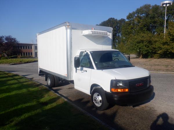 2008 GMC Savana G3500 14 Foot Reefer Cube Van | Repo.com