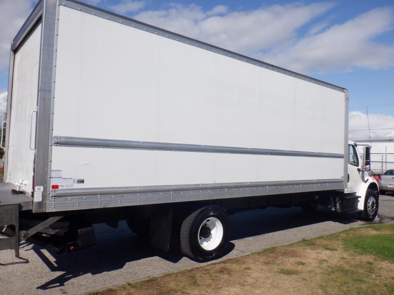 2015 Freightliner M2 106 26 foot Diesel Cube Van with Power Tailgate ...