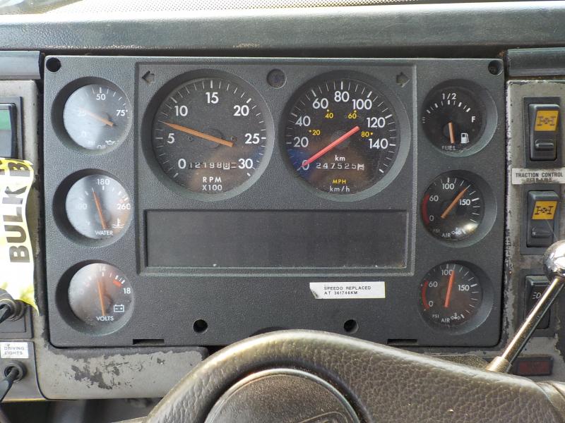 2000 Freightliner FL112 Day Cab Highway Tractor with Air Brakes | Repo.com