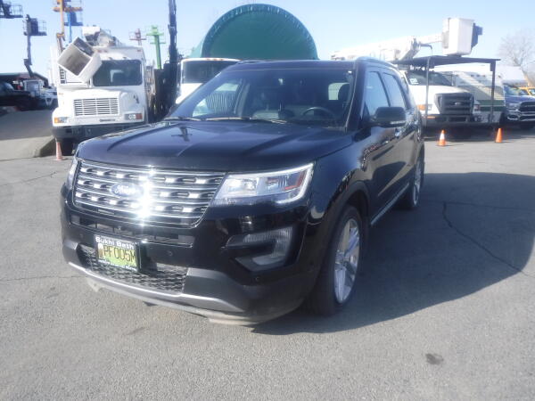 2017 Ford Explorer Limited 4WD | Repo.com