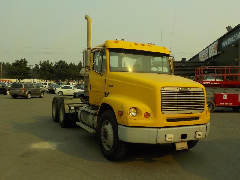 2000 Freightliner FL112 Day Cab Highway Tractor with Air Brakes | Repo.com
