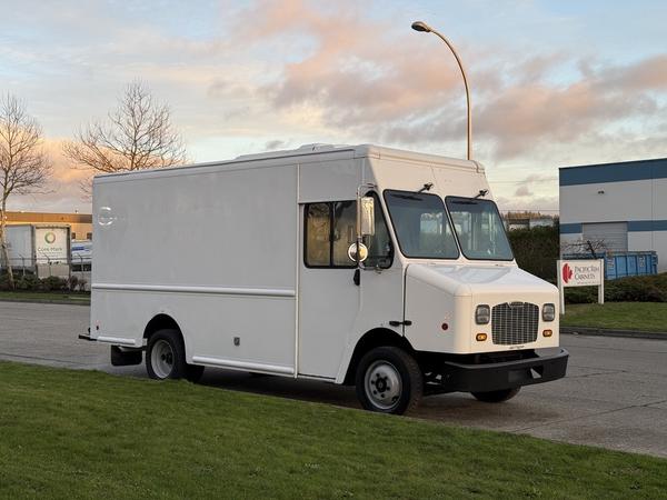 2017 Freightliner M Line MT45 Thermo King Reefer 14 Foot Step Van ...