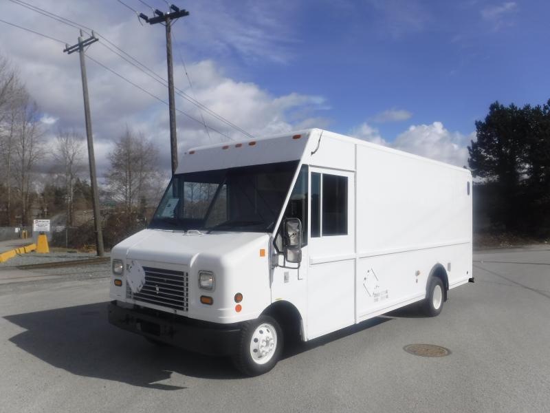 Repo.com | 2006 Ford Econoline E-450 Utilimaster 16 Foot Cargo Van