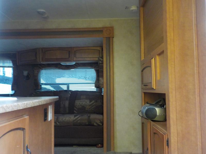 2011 Palomino Puma 26FBSS 26 Foot Travel Trailer (1 Slide Out) | Repo.com