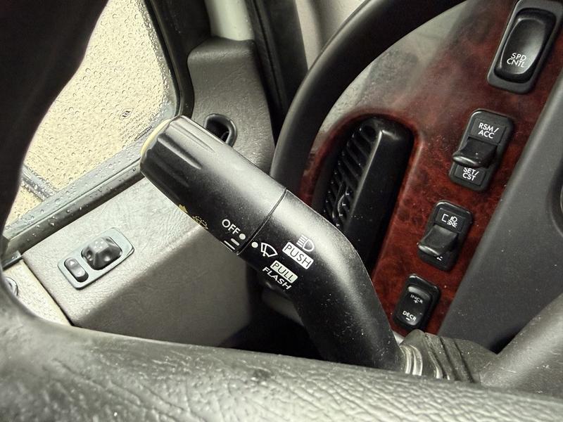 2017 Freightliner M2 106 Cummins 20-Foot Cube Van with Side Door | Repo.com