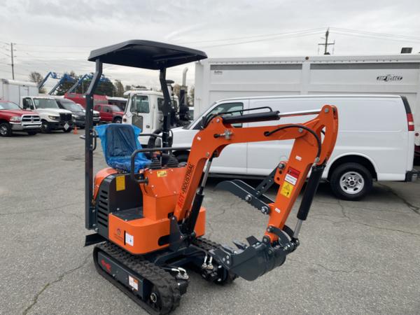 2024 AGT L12R Mini Excavator | Repo.com