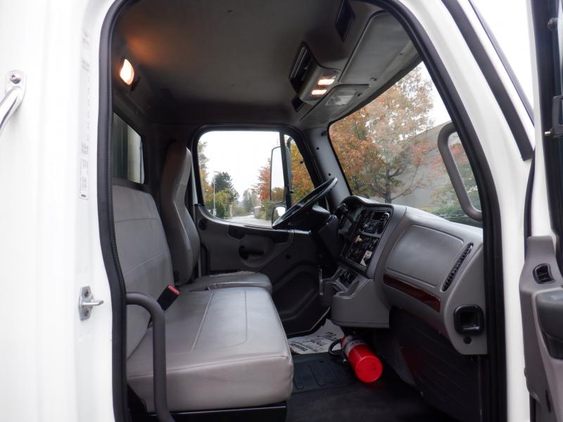Repo.com | 2015 Freightliner M2 106 22 Foot Diesel Cube Van with Reefer