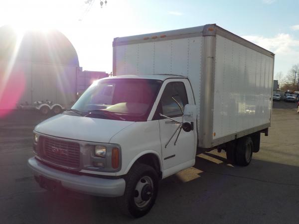 1998 GMC Savana G3500 14 Foot Cube Van w/ Power Lift Gate | Repo.com