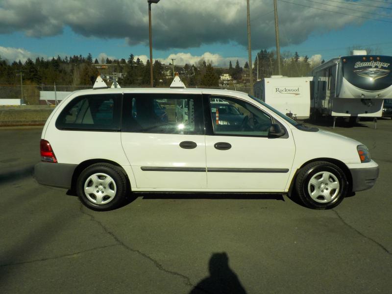 2006 Ford Freestar Cargo Van with Ladder Rack | Repo.com