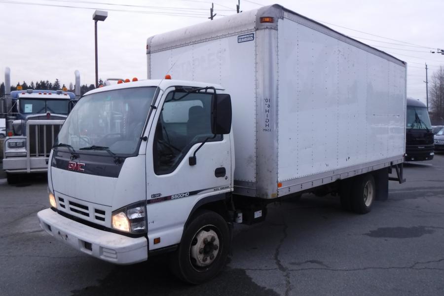 2007 GMC W5500 18 Foot Cube Van 3 Passenger Diesel | Repo.com