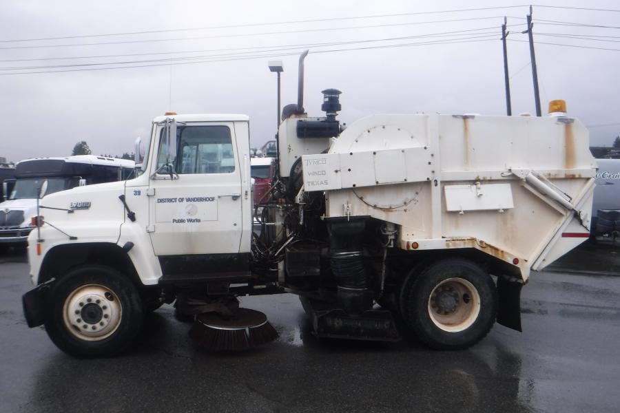 1990 Ford LN7000 Street Sweeper Diesel with Air Brakes | Repo.com