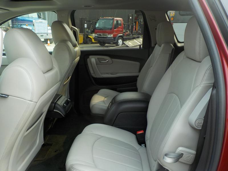 2011 Chevrolet Traverse LTZ AWD 3rd row seating | Repo.com